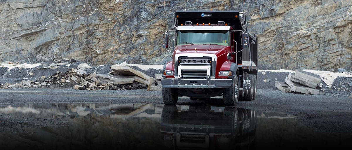 Mack® Granite® debuts new grille and LED headlights